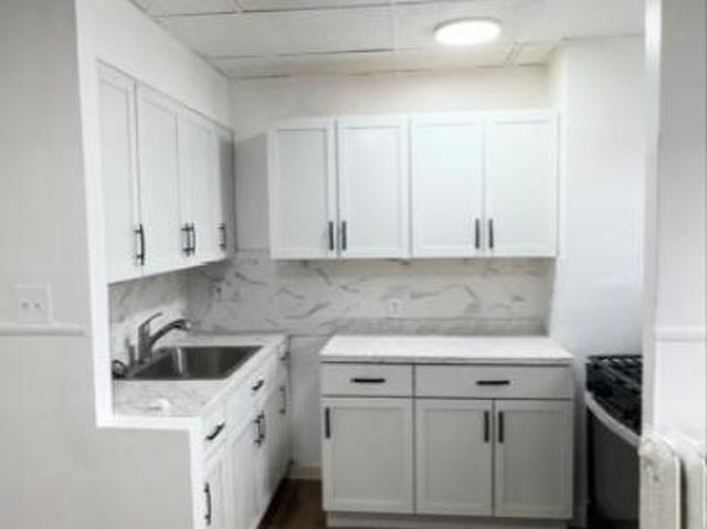 4 Br, 1 bath, Condo 821 Lincoln St