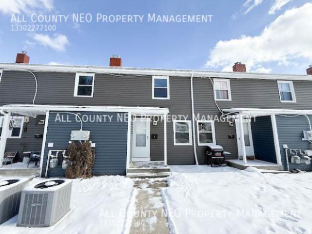 4 Br, 1 bath, Condo 9584 Greenmeadow Rd