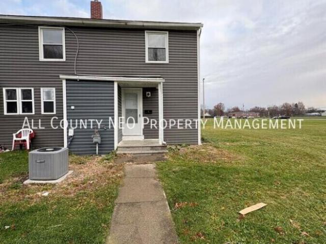4 Br, 1 bath, Condo 9584 Greenmeadow Rd