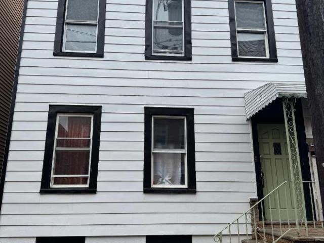 4 Br, 1 bath, Condo 96 Nichols Street