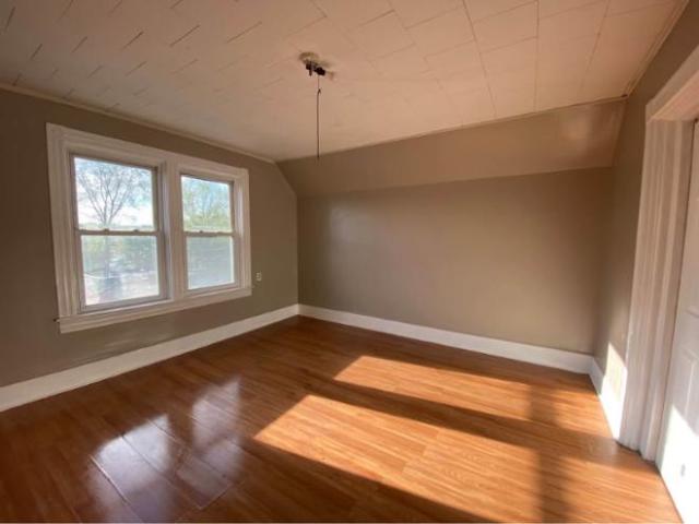 4 Br, 1 bath, Condo 977 Social St