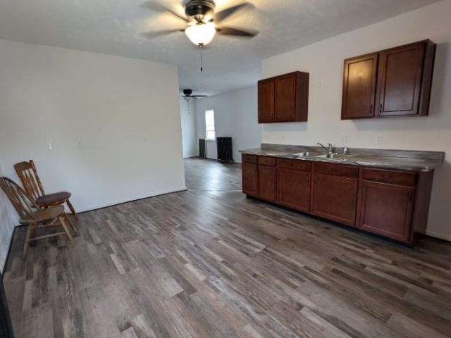 4 Br, 1 bath, Condo 1022 Pearl St