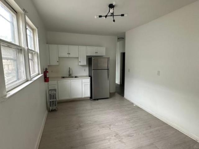 4 Br, 1 bath, Condo 1035 Morris St