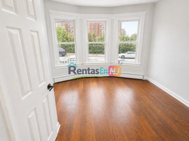 4 Br, 1 bath, Condo 10 Rodwell Ave