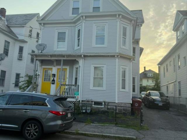 4 Br, 1 bath, Condo 110 Pleasant St