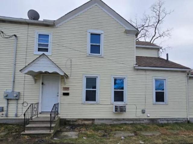 4 Br, 1 bath, Condo 1322 1324 1326 Brownell