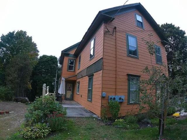 4 Br, 1 bath, Condo 150 Green Street