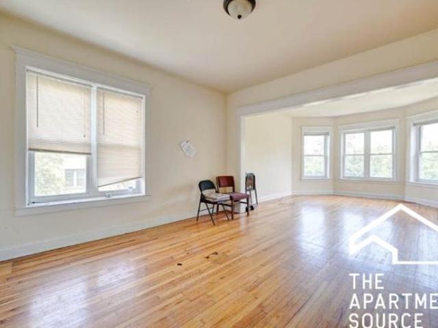 4 Br, 1 bath, Condo 1524 N Kedzie Ave
