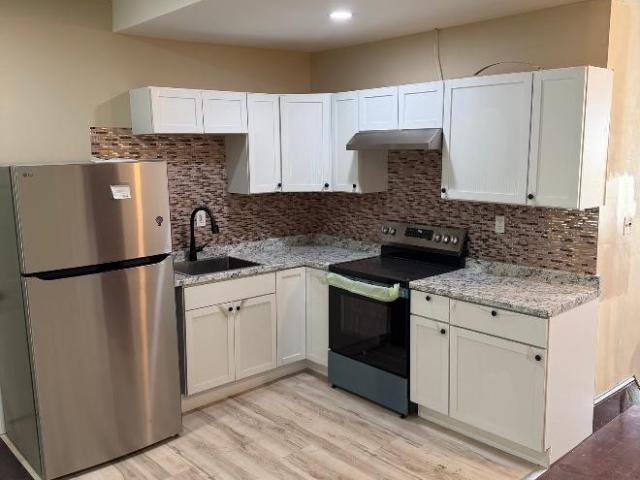 4 Br, 1 bath, Condo 163 East Ave