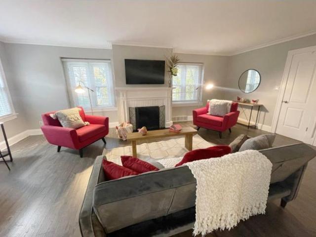 4 Br, 1 bath, Condo 16818 Kenyon Rd