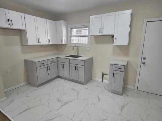 4 Br, 1 bath, Condo 169 Pearl St