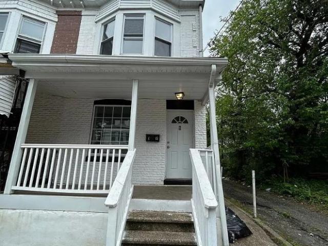 4 Br, 1 bath, Condo 19 E Ingham Ave