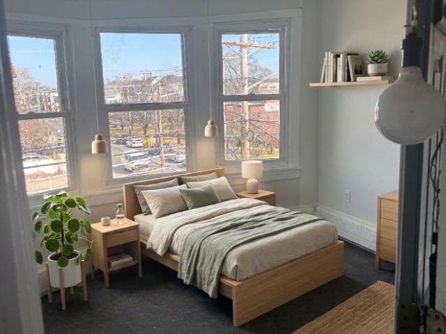 4 Br, 1 bath, Condo 201 4th St