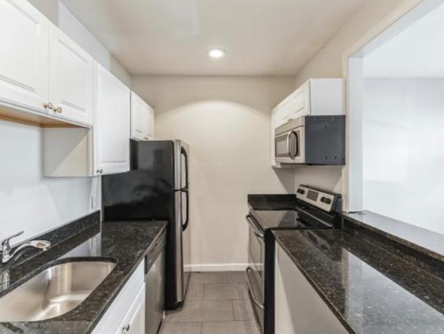 4 Br, 1 bath, Condo 202 H St