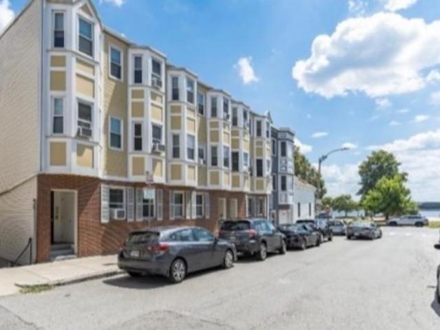 4 Br, 1 bath, Condo 204 H St