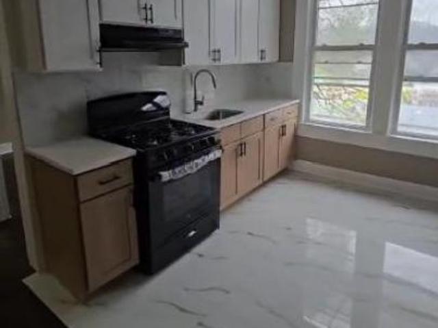 4 Br, 1 bath, Condo 25 Ryle Ave