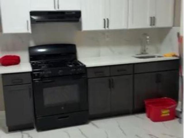 4 Br, 1 bath, Condo 25 Ryle Ave