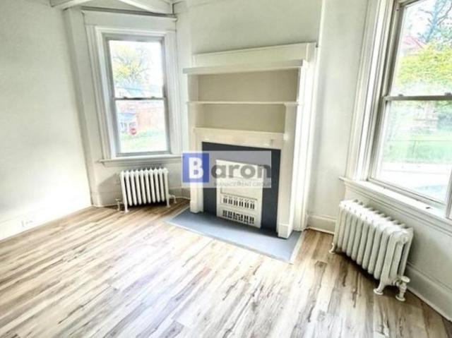 4 Br, 1 bath, Condo 3442 Larona Ave