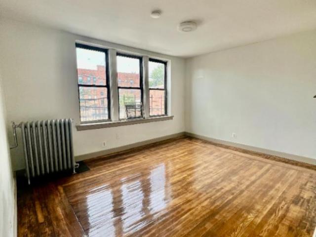 4 Br, 1 bath, Condo 354 Bergen Avenue