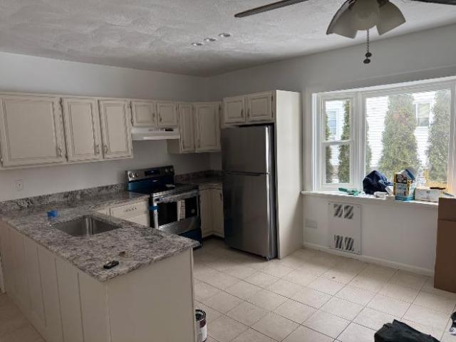 4 Br, 1 bath, Condo 35 Haynes St