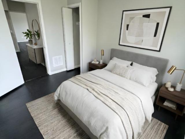4 Br, 1 bath, Condo 3860 E 72nd St