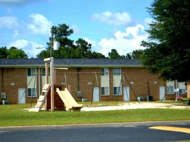 4 Br, 1 bath, Apartment 1602 Mcneil St