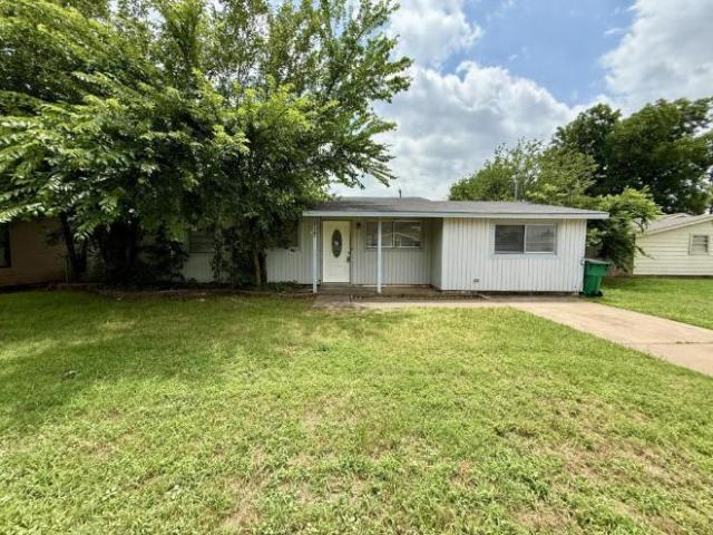 4 Br, 1 bath, Single Family Home 117 W Garden Dr