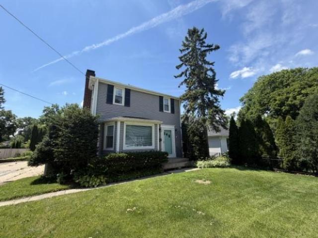 4 Br, 1 bath, Single Family Home 1530 Hill Ave