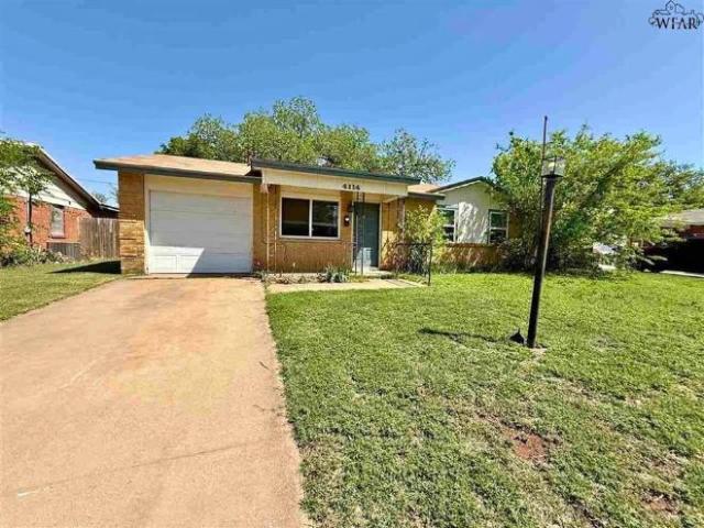 3 Br, 1 bath, Single Family Home 4114 Mustang St