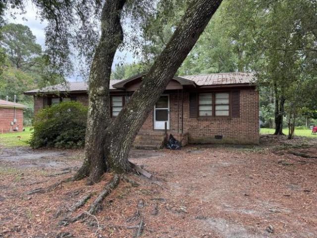 4 Br, 1 bath, Single Family Home 707 Henry St