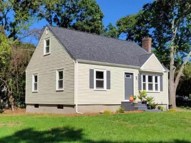 4 Br, 1 bath, Single Family 15 Boyden Dr