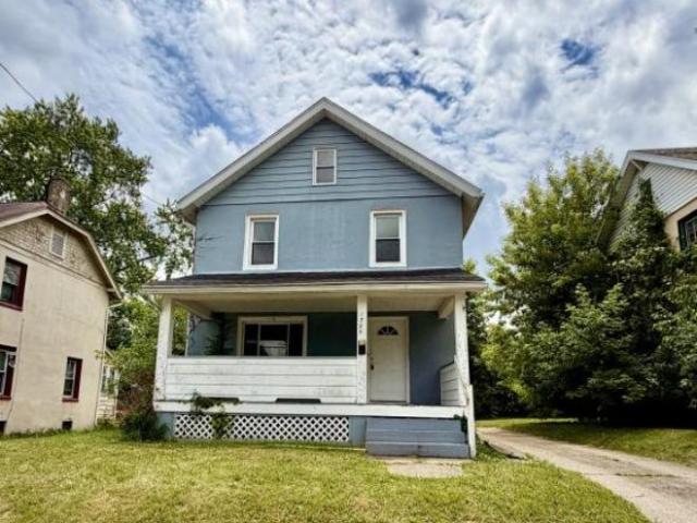4 Br, 1 bath, Single Family 1725 Midland Ave