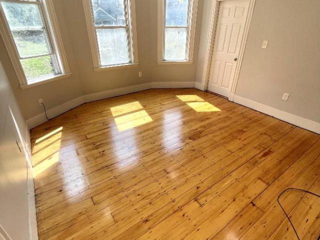 4 Br, 1 bath, Single Family 17 Eldora