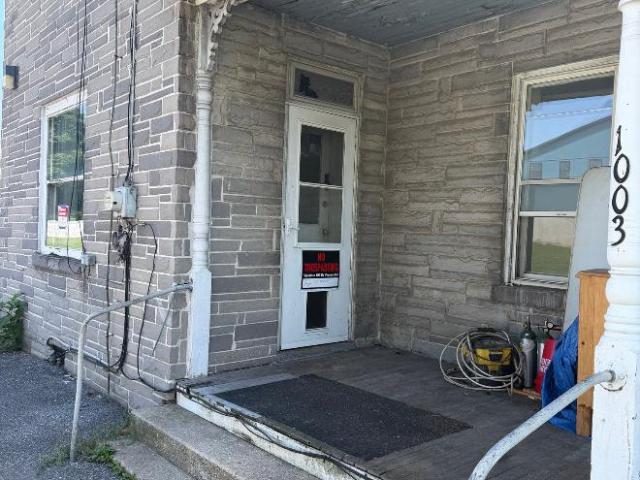 4 Br, 1 bath, Single Family 1003 Lancaster Pike