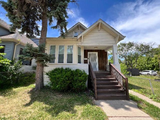 4 Br, 1 bath, Single Family 10434 S State St