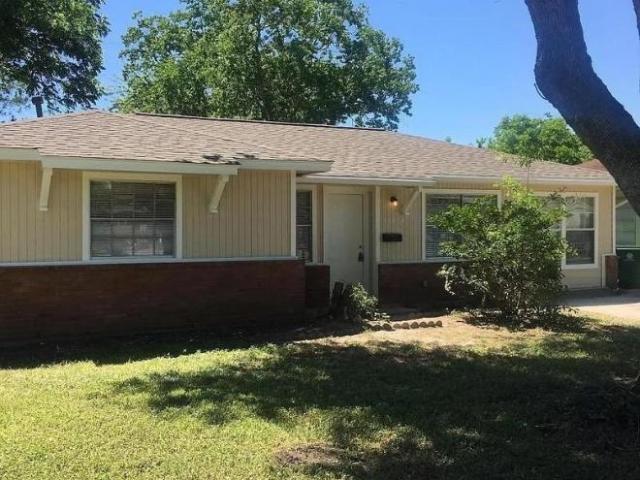 4 Br, 1 bath, Single Family 10614 Edgar St