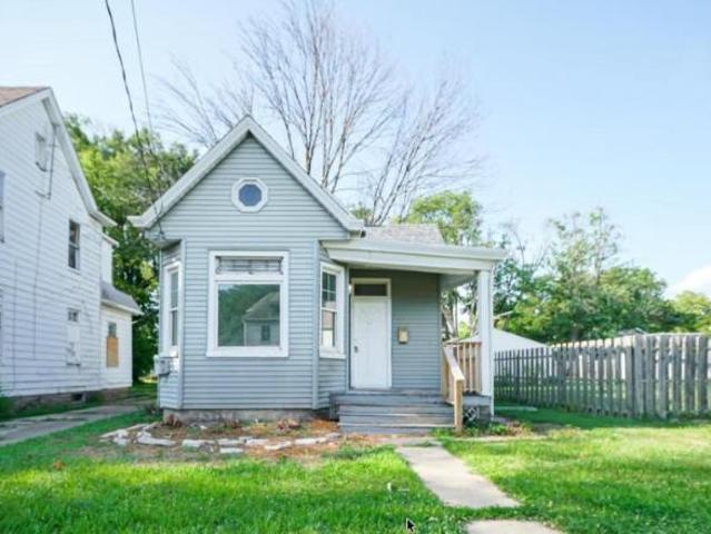 4 Br, 1 bath, Single Family 1107 E Frye Ave
