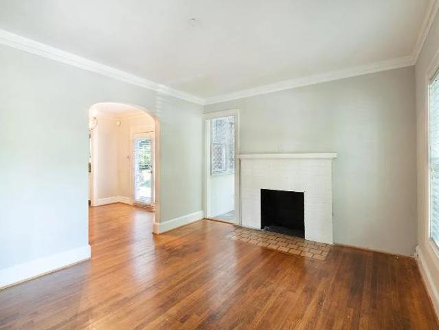 4 Br, 1 bath, Single Family 1189 Francis St NW