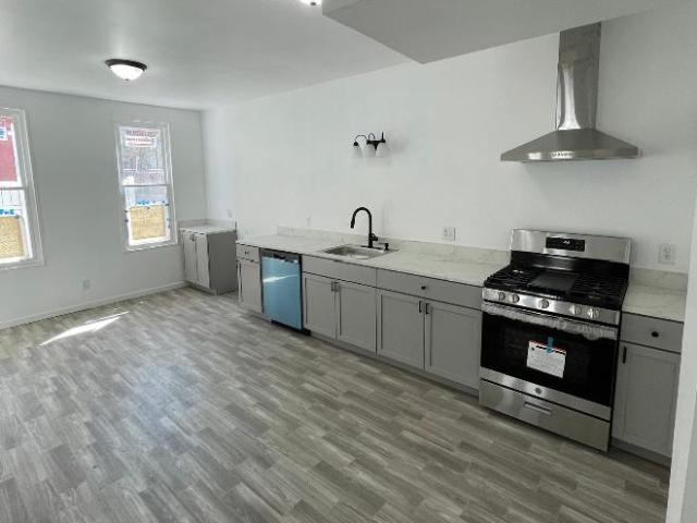 4 Br, 1 bath, Single Family 132 N West St