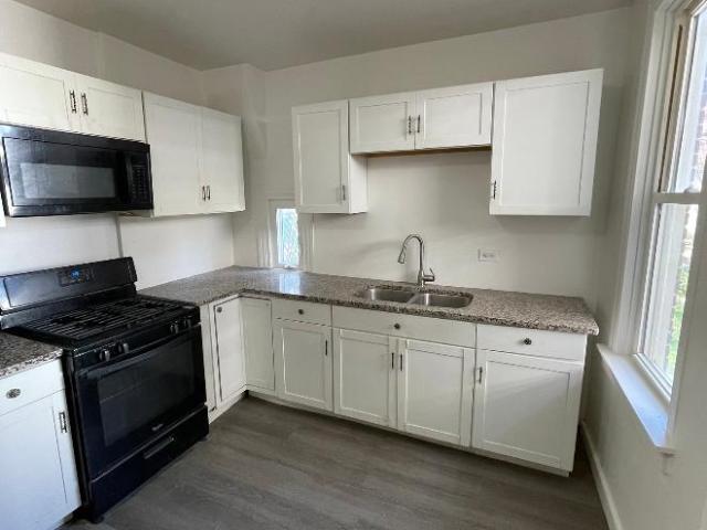 4 Br, 1 bath, Single Family 289 Union St
