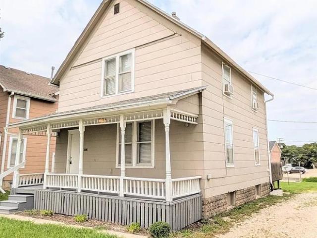4 Br, 1 bath, Single Family 206 W 13th Ave