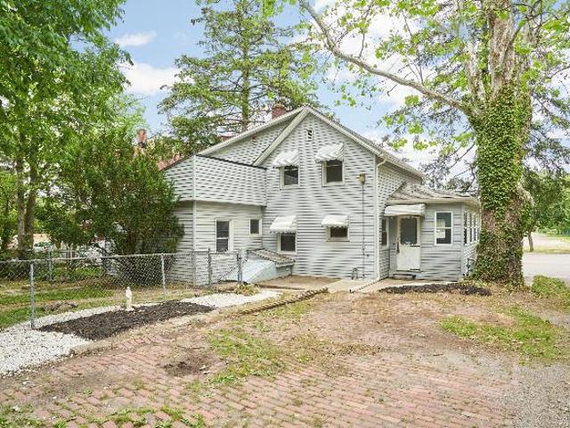 4 Br, 1 bath, Single Family 221 Mulberry St