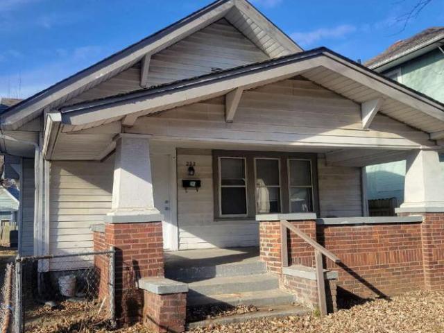 4 Br, 1 bath, Single Family 222 North Pershing Avenue