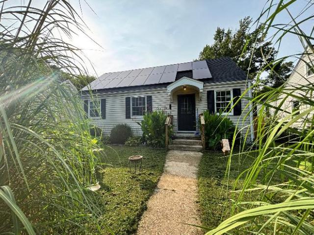 4 Br, 1 bath, Single Family 2303 Joplin Ave
