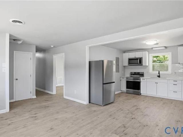 4 Br, 1 bath, Single Family 3613 Creekwood Dr