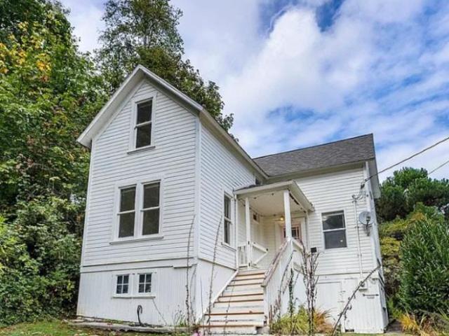 4 Br, 1 bath, Single Family 3724 Grand Ave