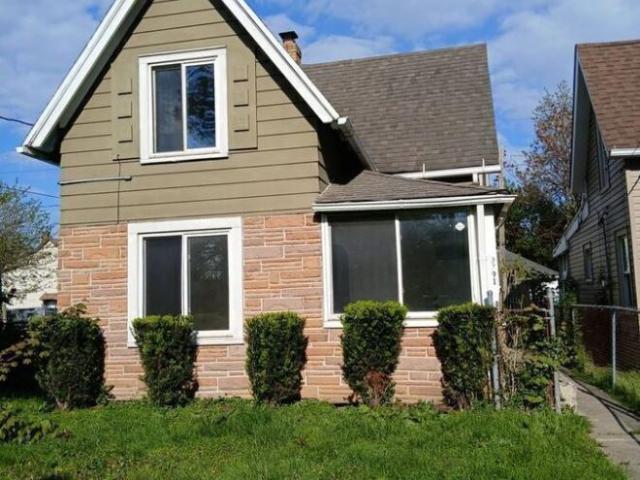 4 Br, 1 bath, Single Family 3791 W 39th St