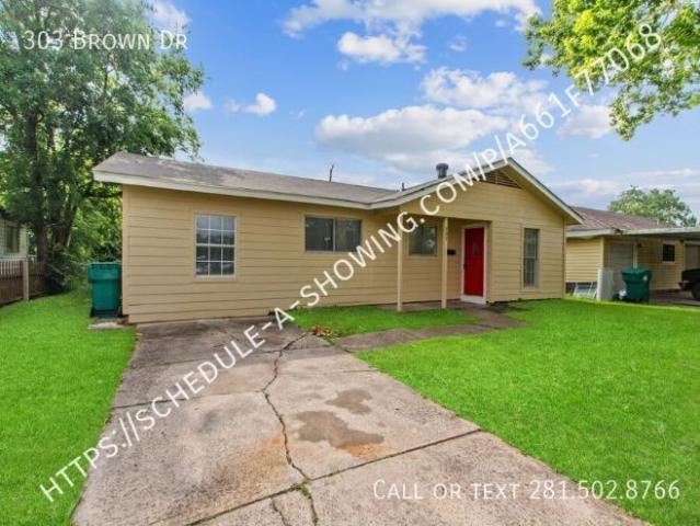4 Br, 1 bath, Single Family 303 Brown Dr