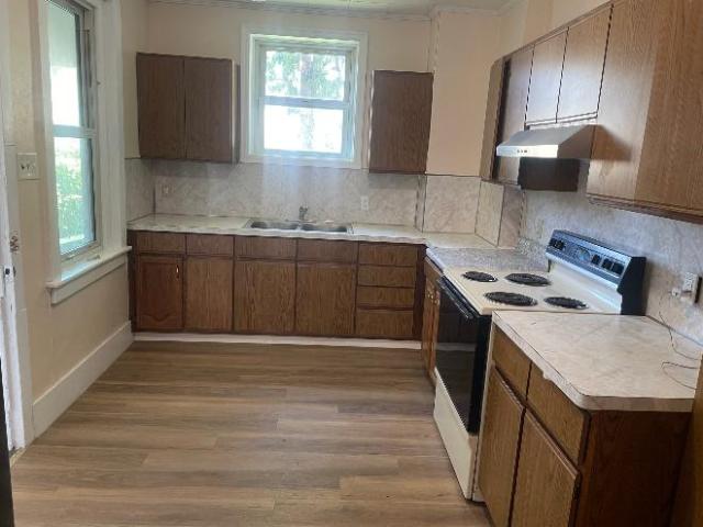 4 Br, 1 bath, Single Family 318 North Lumber Street