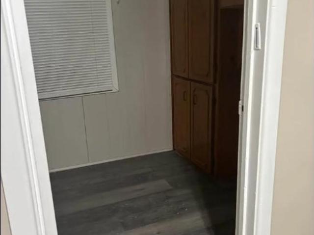 4 Br, 1 bath, Single Family 4013 NE 10th St